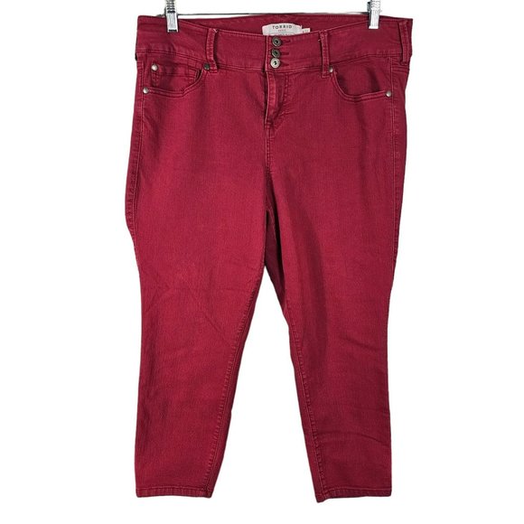 torrid | Pants & Jumpsuits | 8w Torrid Red Mid Rise Plus Size Capri ...